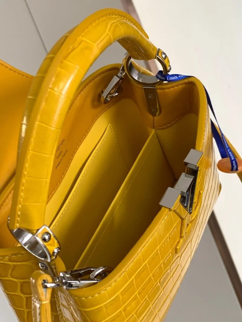 Mirror quality Louis Vuitton Capucines BB Bags