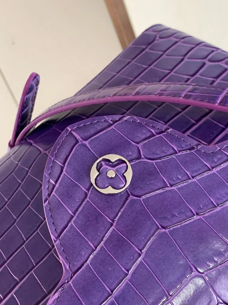Exact replica Louis Vuitton Capucines BB Bags