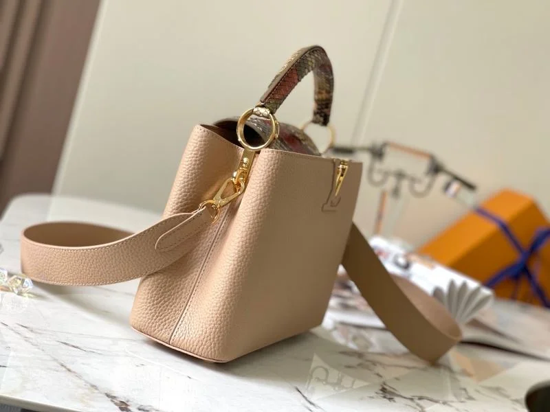 Accurate model Louis Vuitton Capucines BB Bags