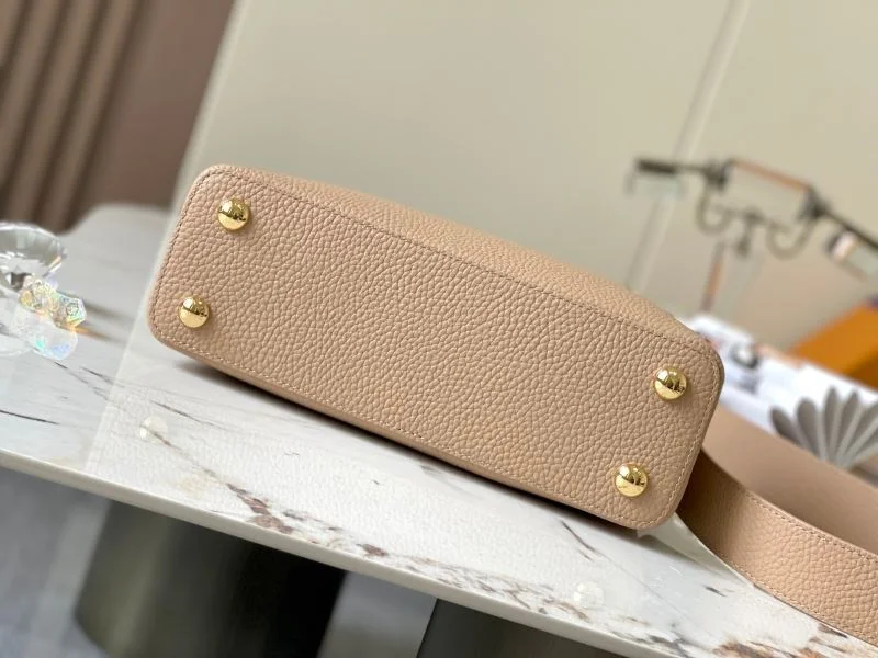 Accurate model Louis Vuitton Capucines BB Bags