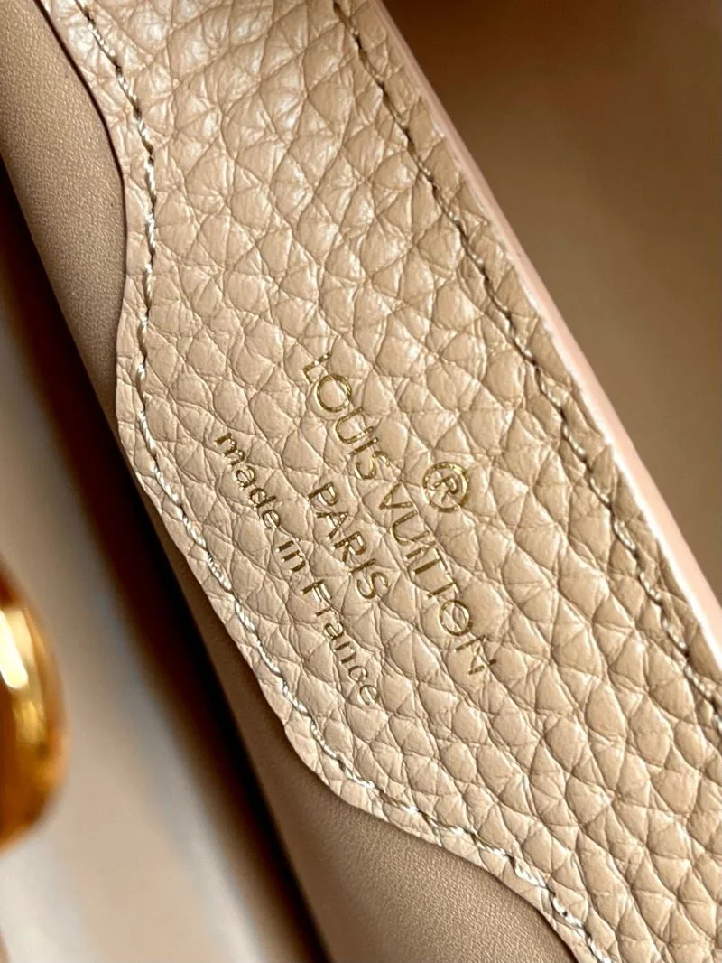 Accurate model Louis Vuitton Capucines BB Bags