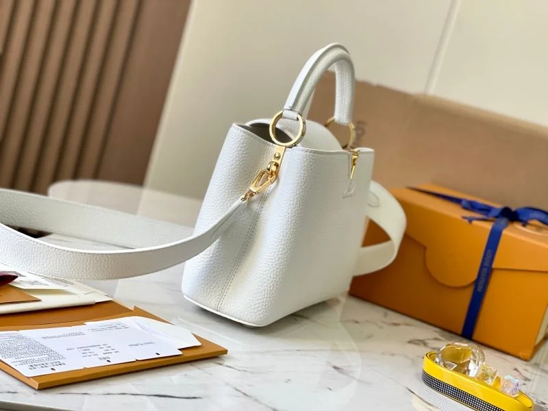 Top mirror Louis Vuitton Capucines BB Bags