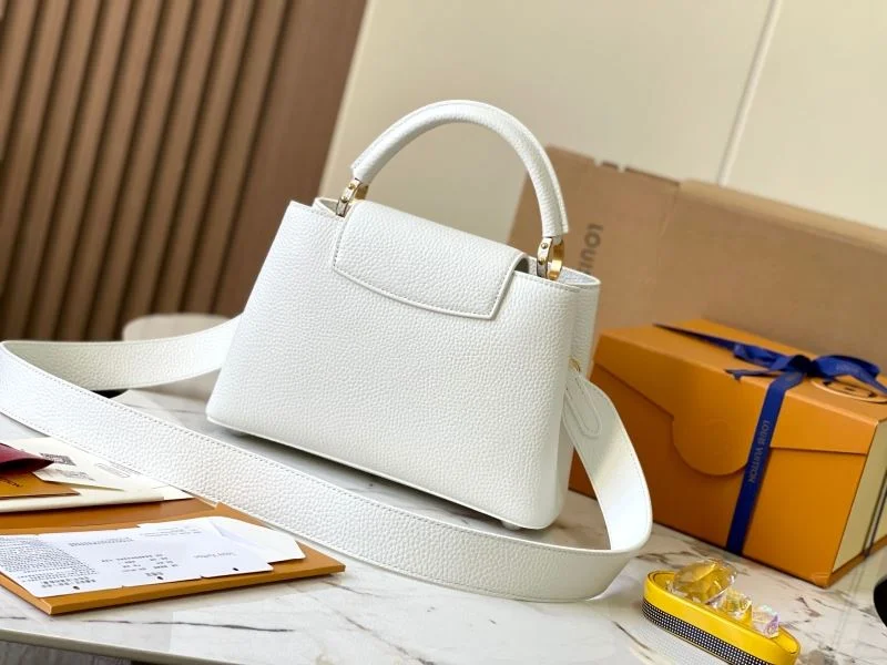 Top mirror Louis Vuitton Capucines BB Bags