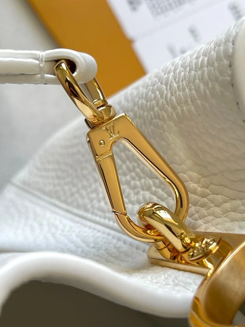 Top mirror Louis Vuitton Capucines BB Bags
