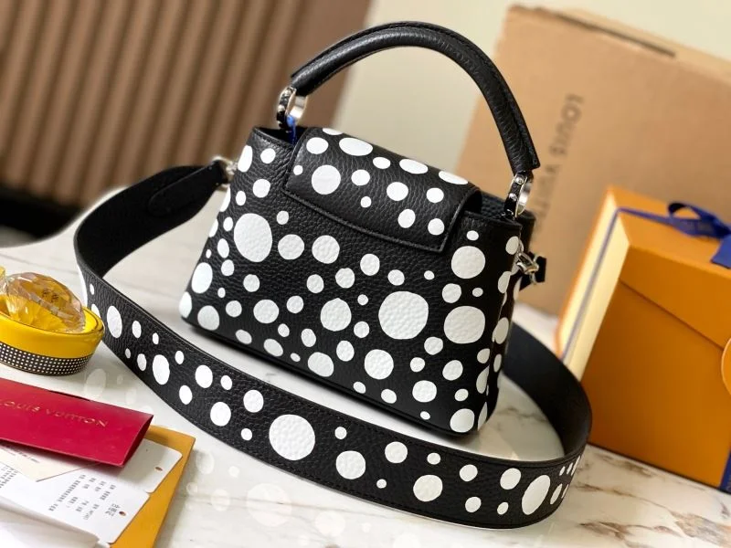 Top mirror Louis Vuitton Capucines BB Bags
