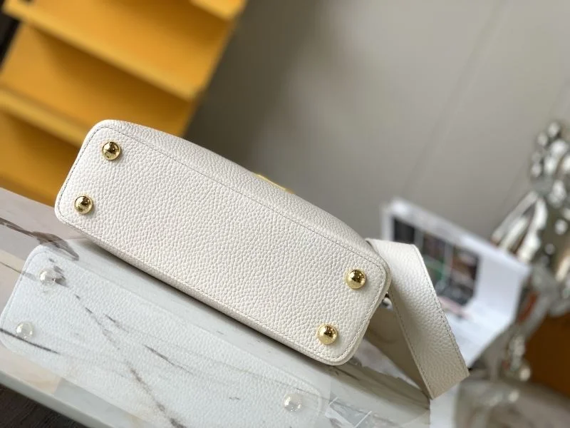 Top match Louis Vuitton Capucines BB Bags