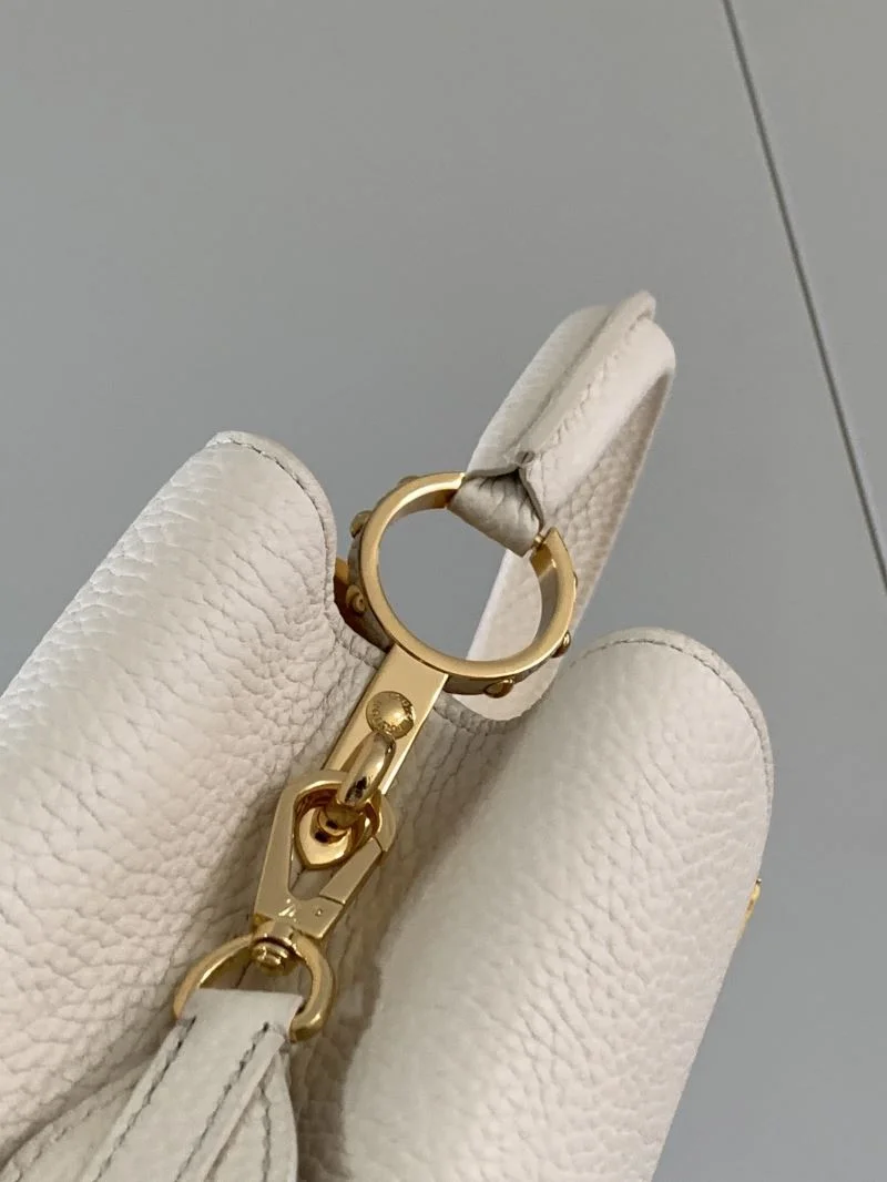 Top match Louis Vuitton Capucines BB Bags