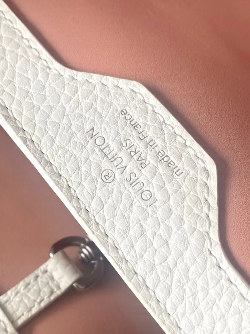 Cut-rate Louis Vuitton Capucines BB Bags