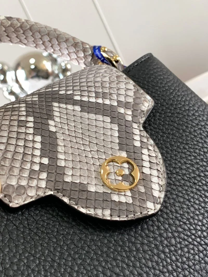 Top match Louis Vuitton Capucines BB Bags