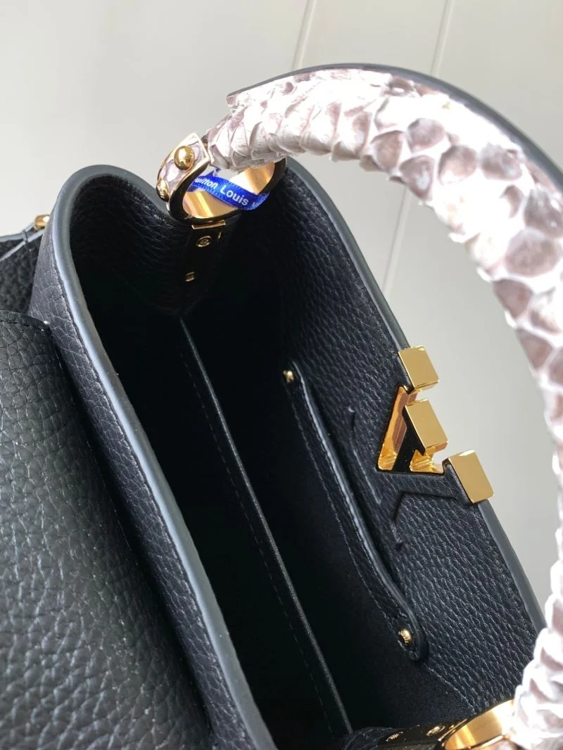 Top match Louis Vuitton Capucines BB Bags