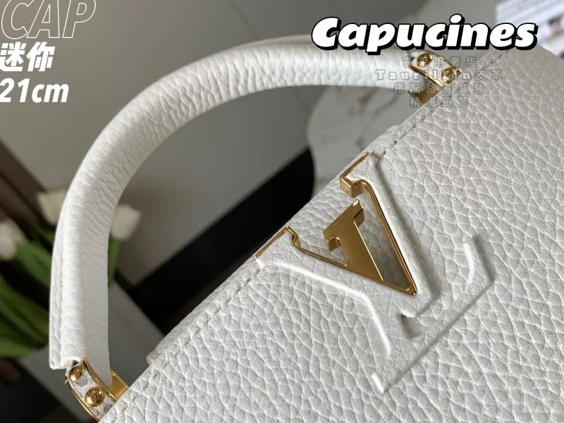 Accurate model Louis Vuitton Capucines BB Bags
