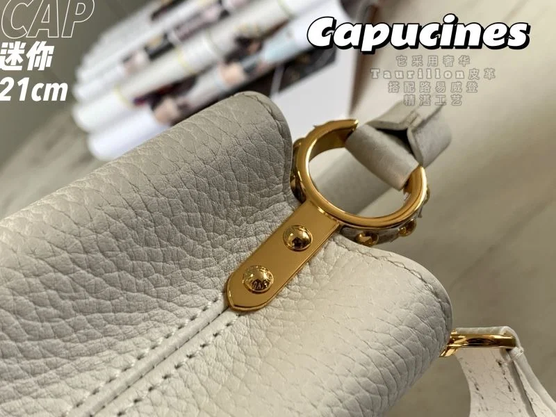 Accurate model Louis Vuitton Capucines BB Bags