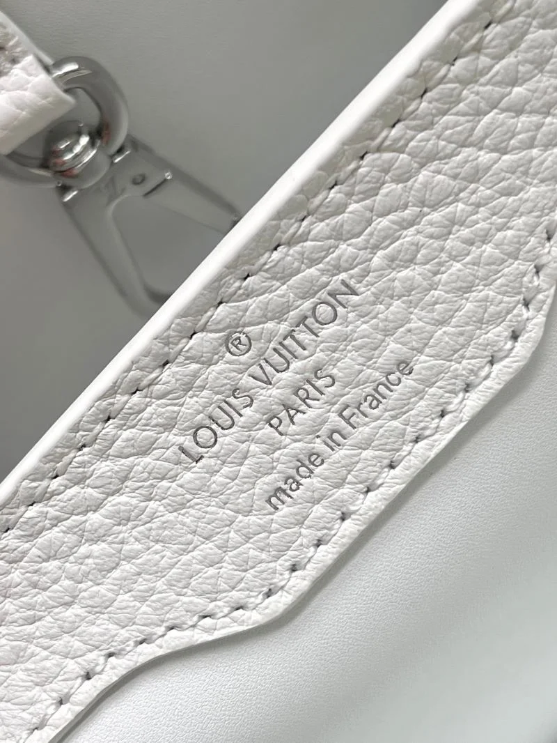 Bargain Louis Vuitton Capucines BB Bags