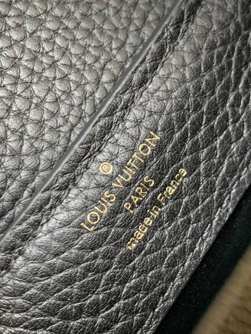 Top mirror Louis Vuitton Capucines BB Bags
