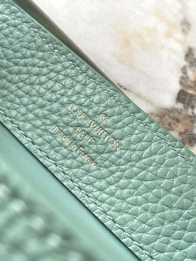 Mirror quality Louis Vuitton Capucines BB Bags