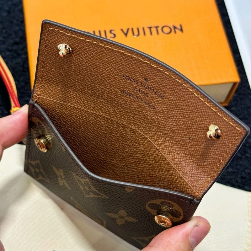 Low-cost Louis Vuitton Card Holders