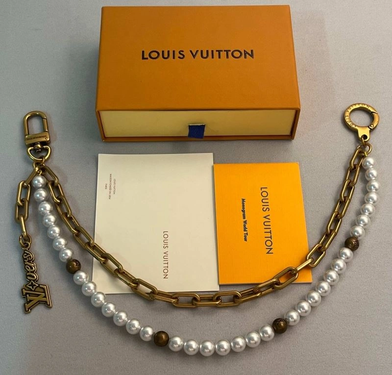 Mirror quality Louis Vuitton Chains