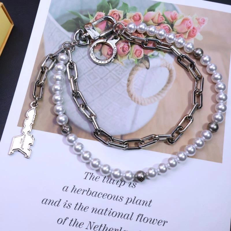 Bargain Louis Vuitton Chains