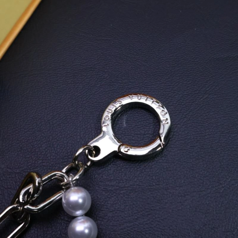 Bargain Louis Vuitton Chains