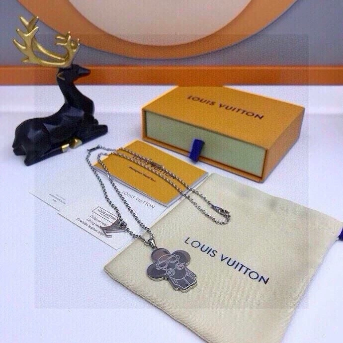 Louis Vuitton Chains