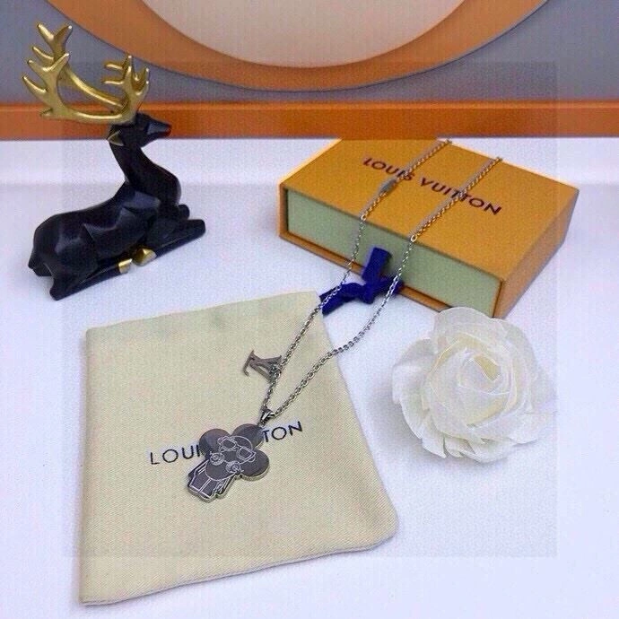 Bargain Louis Vuitton Chains