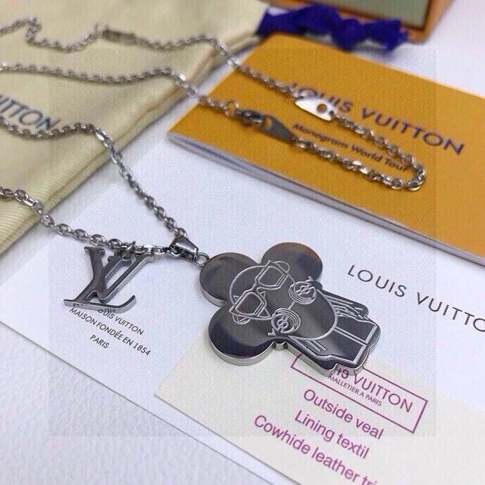 Bargain Louis Vuitton Chains