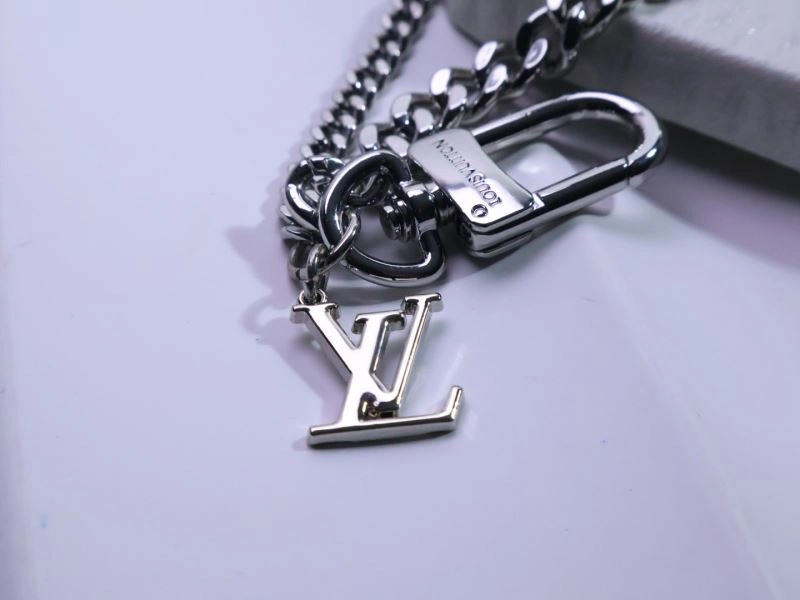 Discounted Louis Vuitton Chains