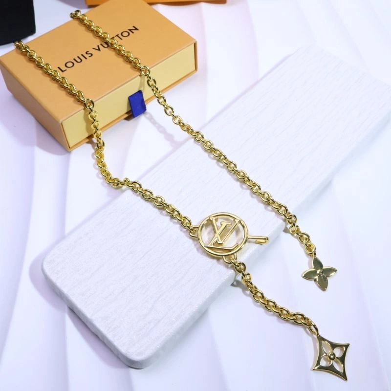 Indistinguishable Louis Vuitton Chains