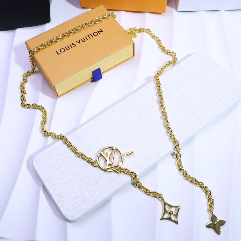 Indistinguishable Louis Vuitton Chains