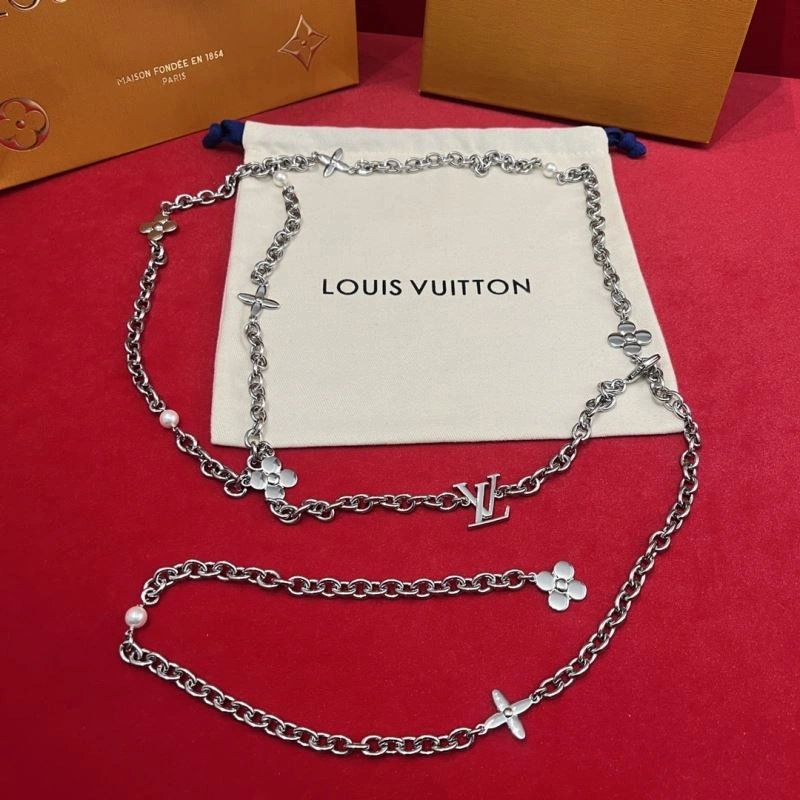 Indistinguishable Louis Vuitton Chains