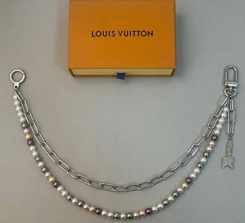 Brand-authenticated Louis Vuitton Chains