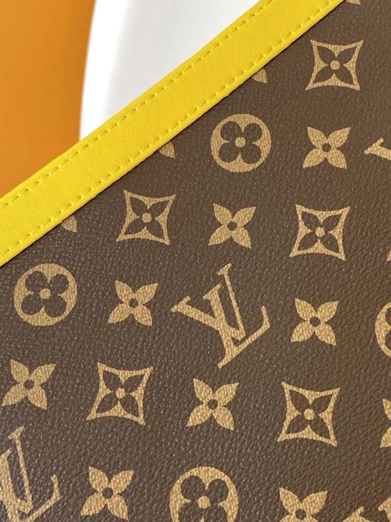 Factory-made Louis Vuitton Clutch Bags
