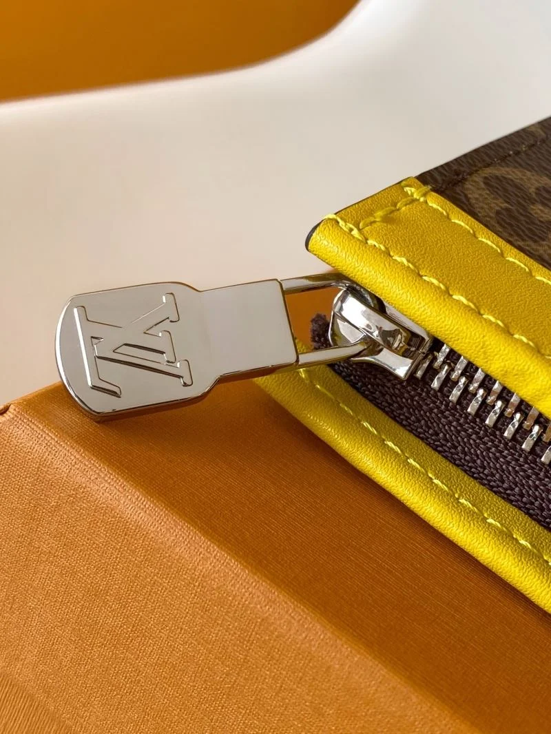 Factory-made Louis Vuitton Clutch Bags