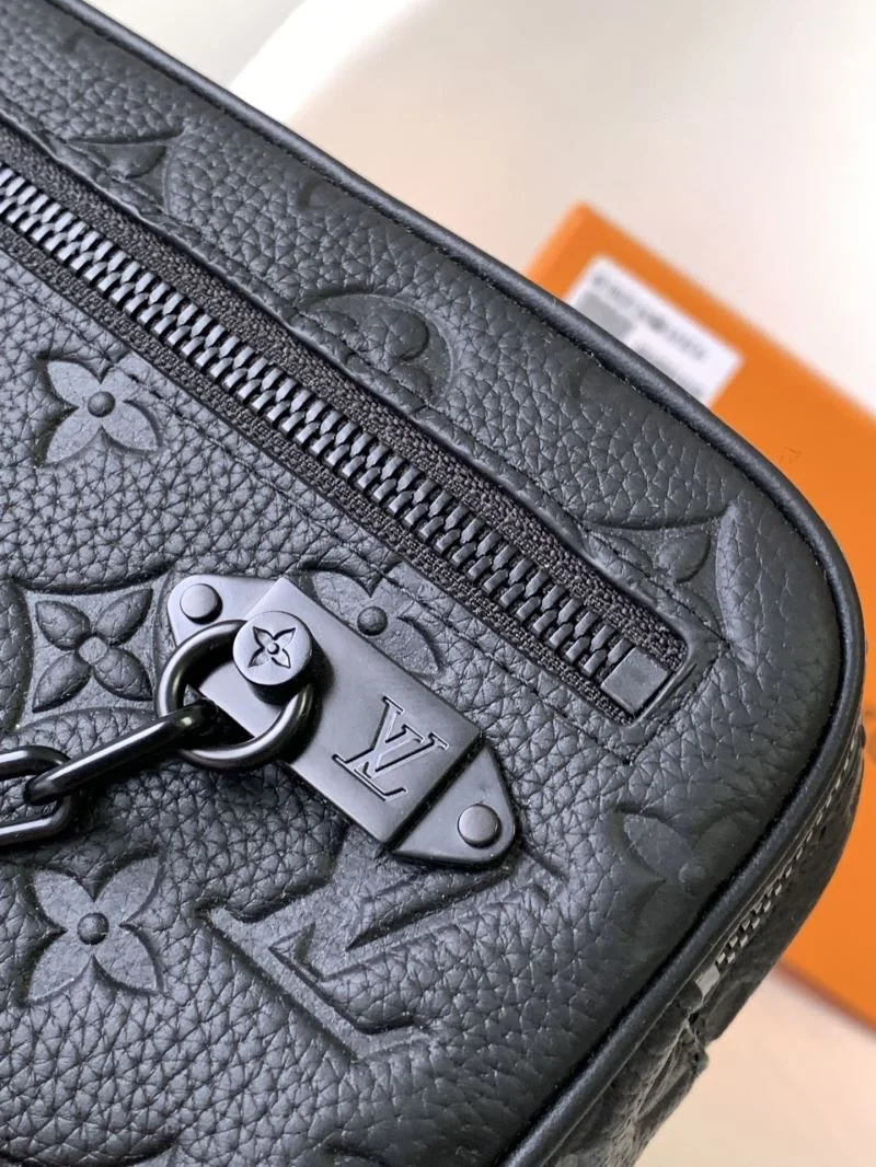 Bargain Louis Vuitton Clutch Bags