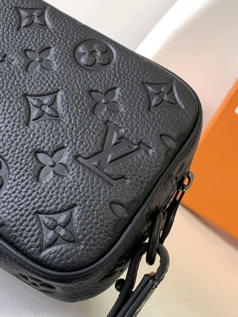 Bargain Louis Vuitton Clutch Bags
