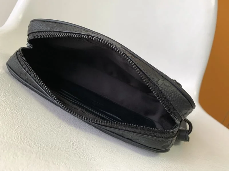Bargain Louis Vuitton Clutch Bags