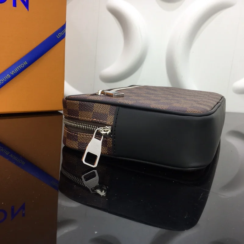 Perfect replica Louis Vuitton Clutch Bags