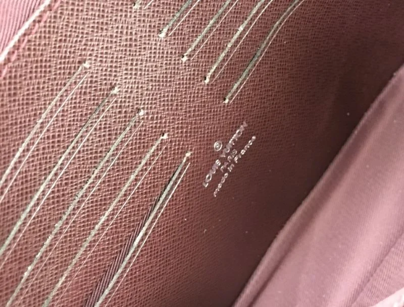 Perfect replica Louis Vuitton Clutch Bags