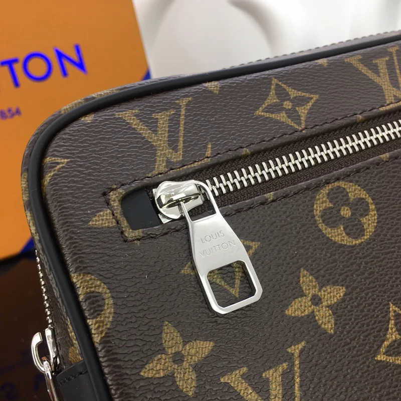 Bargain Louis Vuitton Clutch Bags