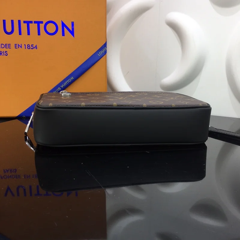 Bargain Louis Vuitton Clutch Bags