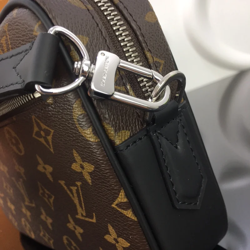Bargain Louis Vuitton Clutch Bags
