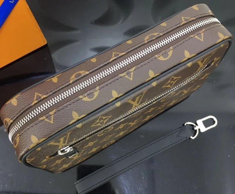 Bargain Louis Vuitton Clutch Bags