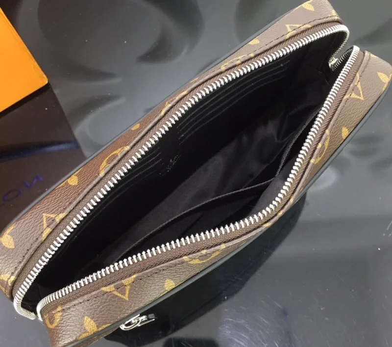 Bargain Louis Vuitton Clutch Bags