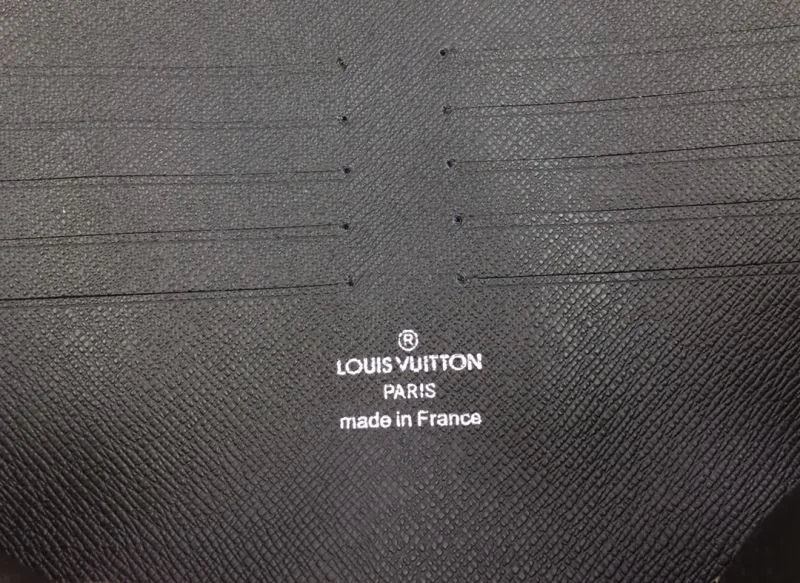 Exact replica Louis Vuitton Clutch Bags