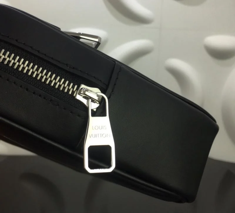 Bargain Louis Vuitton Clutch Bags