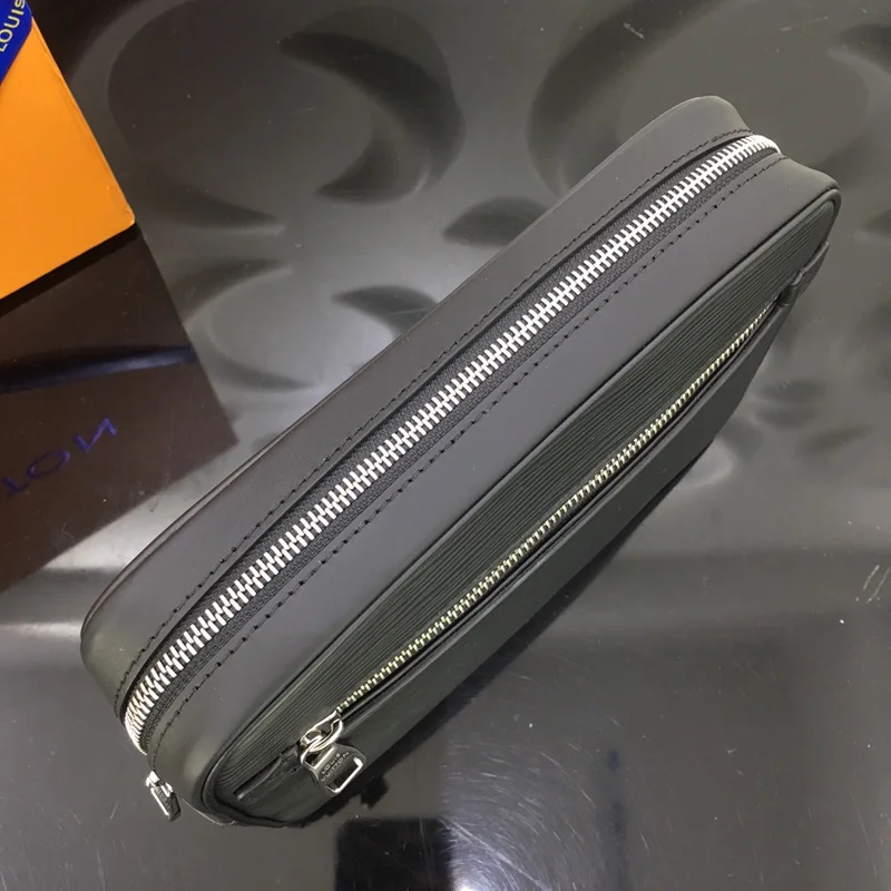 Bargain Louis Vuitton Clutch Bags