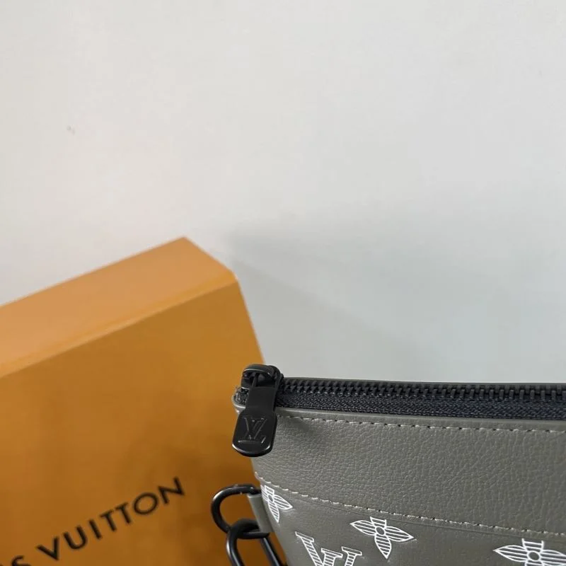 Mirror quality Louis Vuitton Clutch Bags