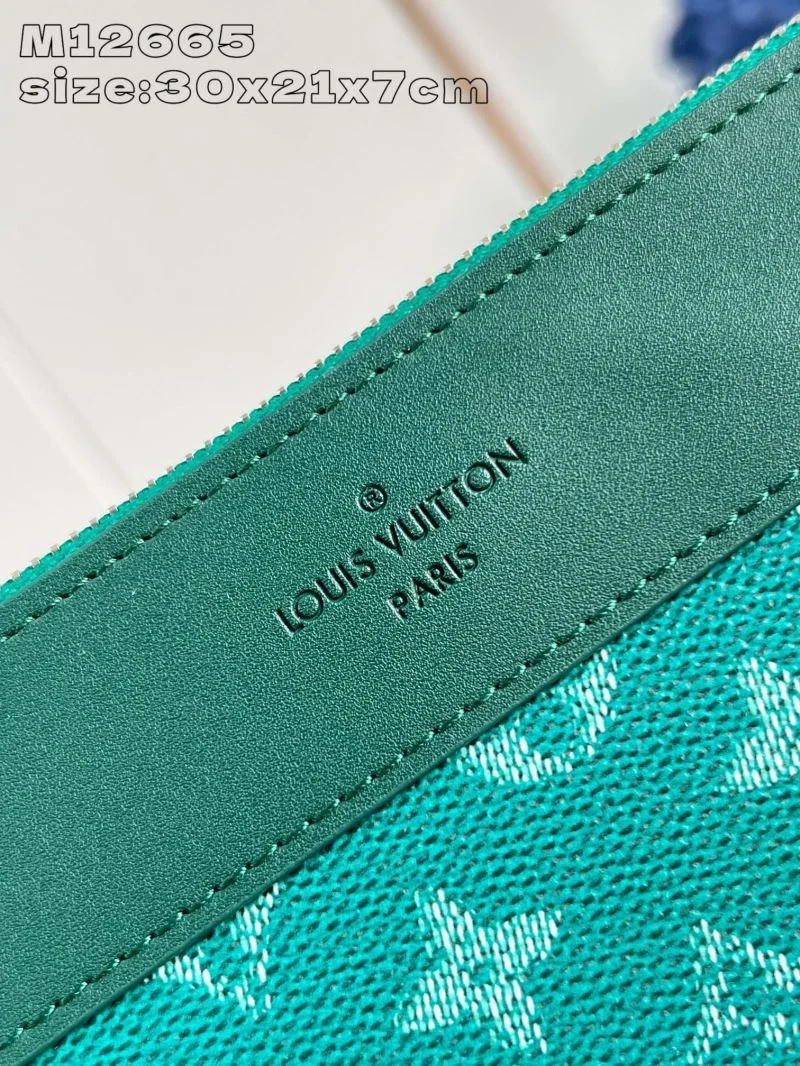 Factory-made Louis Vuitton Clutch Bags