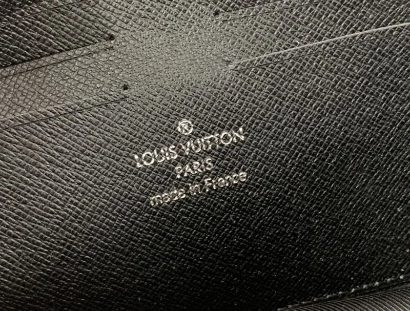 Inexpensive Louis Vuitton Clutch Bags