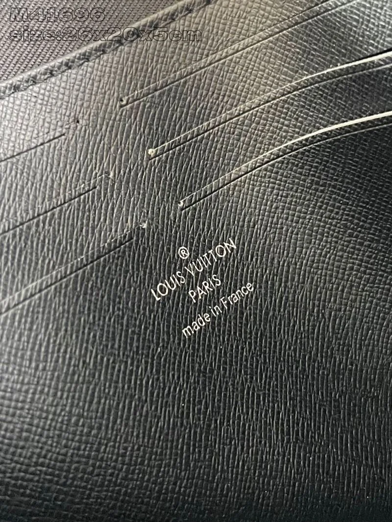 Factory-made Louis Vuitton Clutch Bags